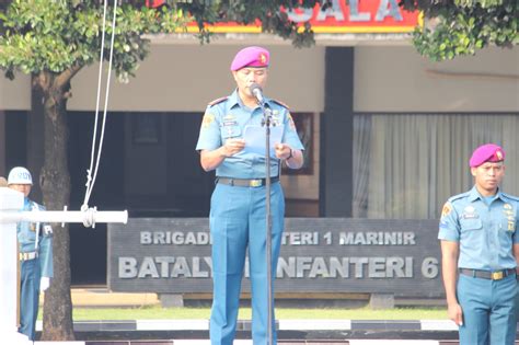 Batalyon Komlek 1 Marinir Selenggarakan Upacara 17 An