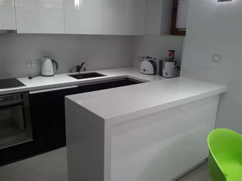 Кухненски плотове от технически камък Терастоун