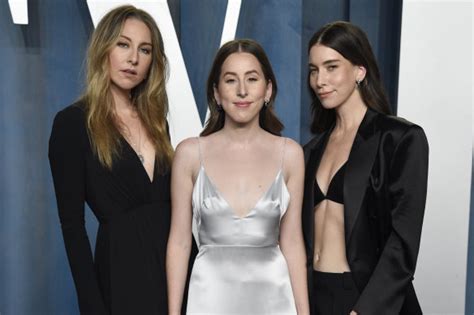Sister Trio Haim Records New Album