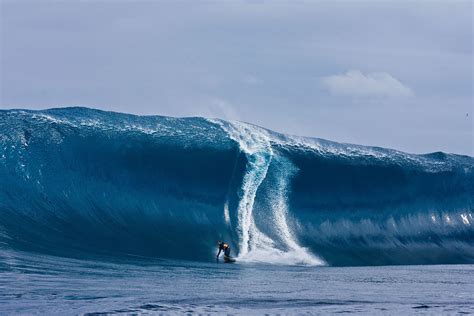 Surfing At Pedra Branca Tasmania Red Bull Images Surfing Wave With