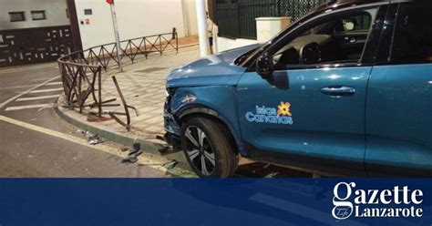Driver Loses Control And Crashes Into Fence In Puerto Del Carmen