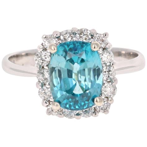 Anello In Oro Giallo Con Diamante E Zircone Blu Da 5 00 Carati In