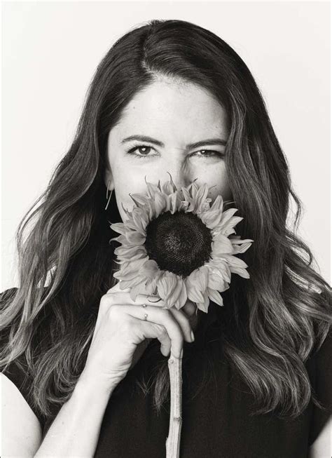 Pin By Mar On Wallpapers Attractive People Celebrities Favorite