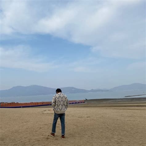 왕천이 Wang Chun E • Threads Say More