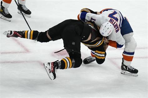 Bruins Debrusk Pastrnak Score In Shootout To Beat Isles Winnipeg
