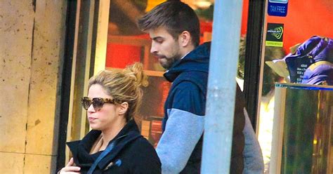 Pregnant Shakira Shopping In Barcelona Popsugar Celebrity