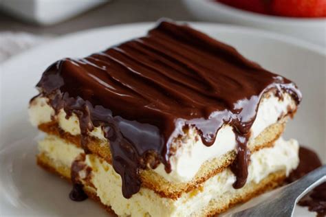 Easy Chocolate Eclair Cake Recipe