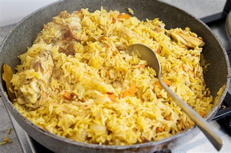 필라프 재료 당근 양파 전구 쌀 얇게 썬 고기 소금 바베리 사프란 커민 가루 기름 단계별 조리 과정 0명에 대한 스톡 사진 및 기타 이미지 Istock