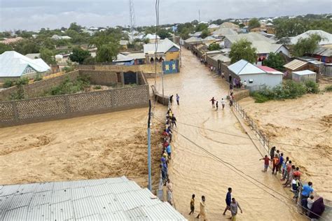 El Niño induced floods force one million Somalis from their homes