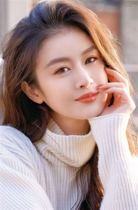 五官精致的美女林一霆盯着你看（26） 图片 名腿网