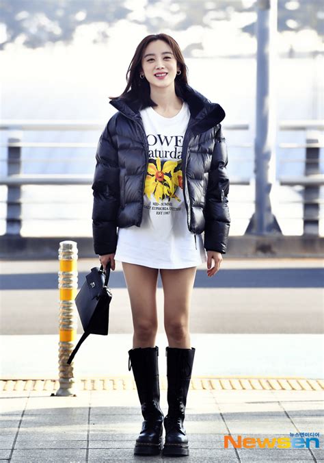출국장 우혜림 눈이 다 시원해지는 각선미 포토엔hd 뉴스인코리아