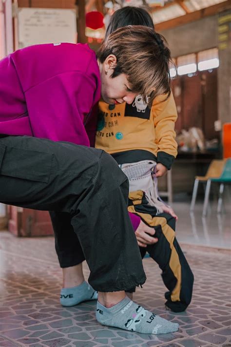 น่ารักไม่ไหว ป๊ายปาย โอริโอ้ นำทีมแฟนคลับ พนักงาน มอบของขวัญและเลี้ยงอาหารกลางวันน้องๆบนดอย