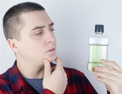 4 Riesgos Del Blanqueamiento Con Peróxido De Hidrógeno