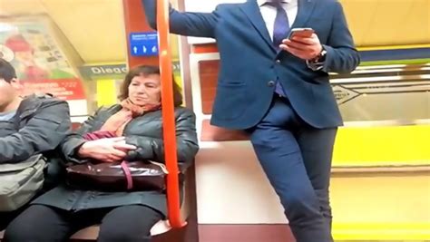 Str8 Bulge In Metro Eporner Str8 Bulge In Metro Eporner
