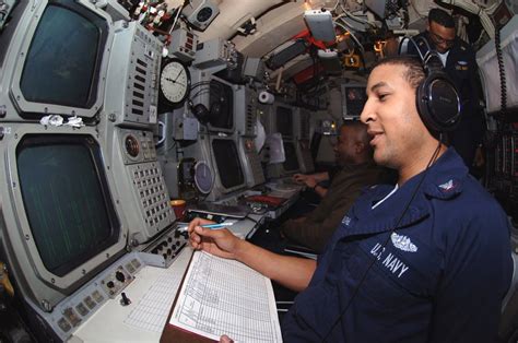 US Navy USN Machinist Mate 3rd Class MM3 Daren L Solomon Operates