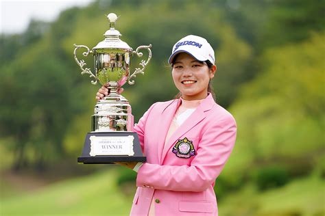 画像詳細 2022年 山陽新聞レディースカップ 最終日 櫻井心那 ルーキー櫻井心那が5打差圧勝 今季2勝目／女子下部 【2022年 山陽新聞
