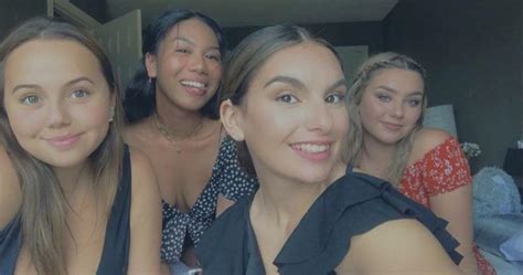 Doggy Missionary And Blowjob Who You Picking For Each Scrolller