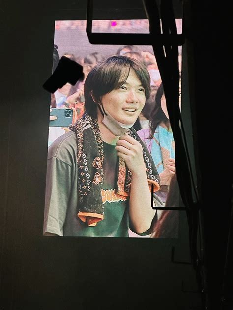 まいみん🌷 On Twitter Yoasobiのライブで「yoasobiのライブに初めて来た人！？」って質問に「そこの2列目のお兄さん