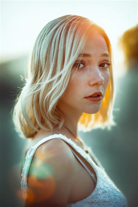 Wallpaper Model Blonde Portrait Looking At Viewer Depth Of Field