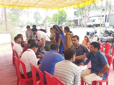 Forms Of Ladli Bahna Yojana Were Filled By Women आठनेर के वार्ड 8 व