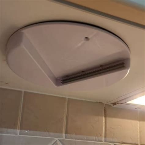 Renter Confused By Bizarre Object And Discovers Its A Jar Opener The