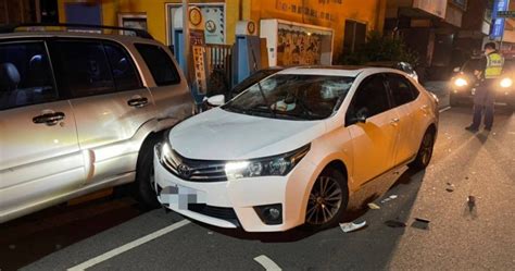 台中暗夜飆車尋仇 連撞3車駕駛棄車奔逃！2惡煞狂砸前擋玻璃 社會 Ctwant