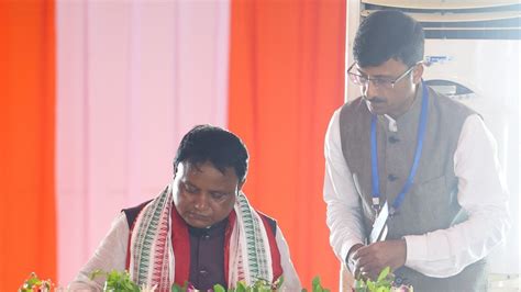 Who Is Mohan Majhi Bjps First Chief Minister In Odisha Latest News