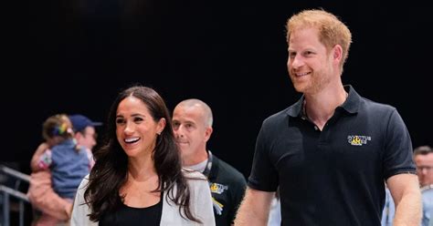 Harry y Meghan las fotos más cómplices y enamorados que desmienten su
