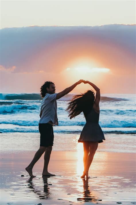Sunrise Shot Couple Beach Pictures Beach Photography Poses Sunset
