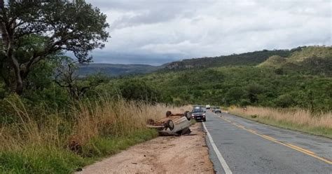 Mulher de 30 anos morre após carro capotar na MGC 259 na Região Central