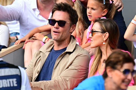 Nfl Fans Want Friends To Check On Tom Brady After Giseles Savage