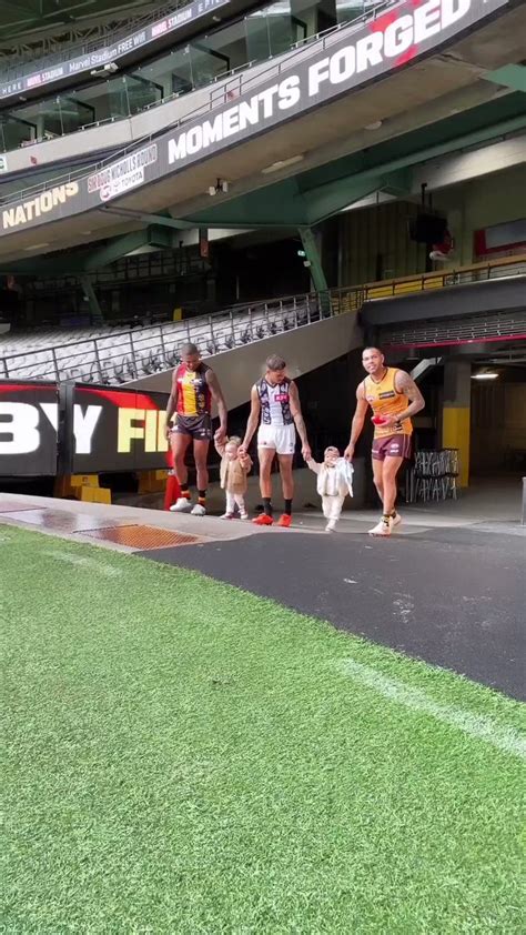 Afl On Twitter Harriet Hill And Bobby Hill Jnr Stealing The Show Just