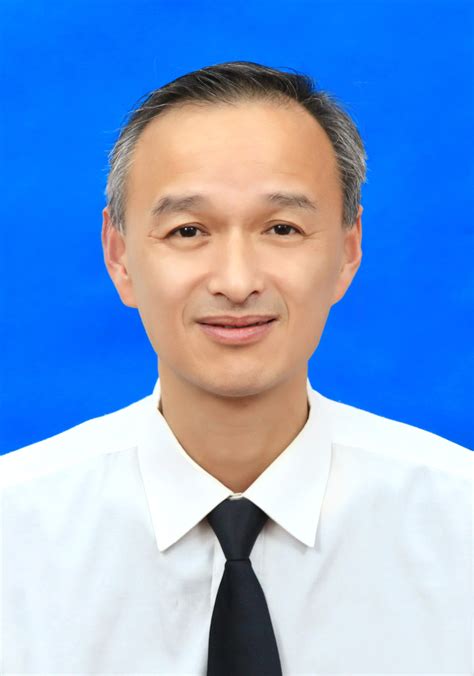 李明华