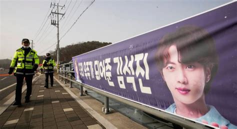 Jin Do Bts Começa Serviço Militar Obrigatório Em Centro De