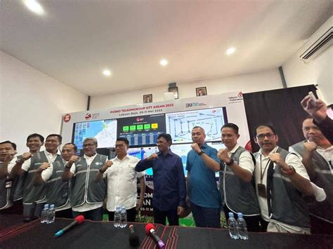 Atap Panggung Side Event KTT ASEAN 2023 Di Labuan Bajo Dilahap Api