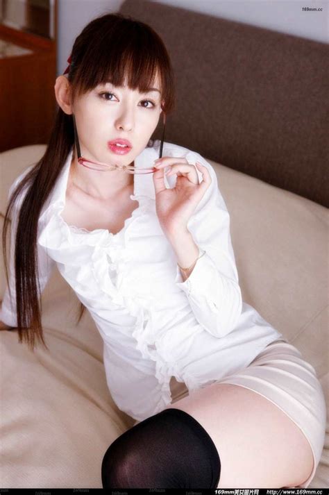 极品丰乳翘臀美女教师大胆诱惑解衣销魂图片 美女图片库 女人吧