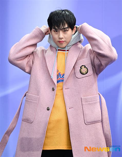 몬스타엑스 주헌 멋지게 후드 고쳐쓰고 포토엔hd 손에 잡히는 뉴스 눈에 보이는 뉴스 뉴스엔