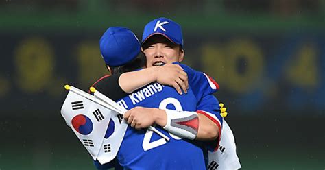 Md포토 나지완 김광현의 품에 안겨