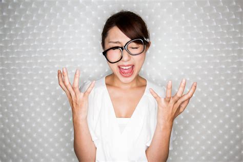 「躍起」の意味とは？読み方は？使い方から英語まで例文付きで解説 スッキリ