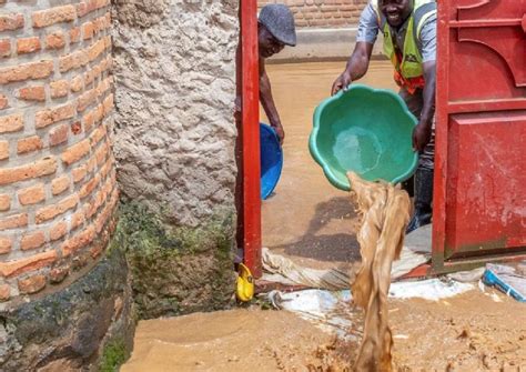 Rwanda Floods Kill 130 Destroy Over 5000 Houses World News Asiaone