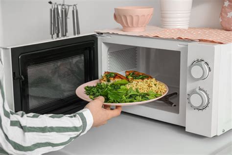 La fonction du micro ondes très énergivore à bannir si vous