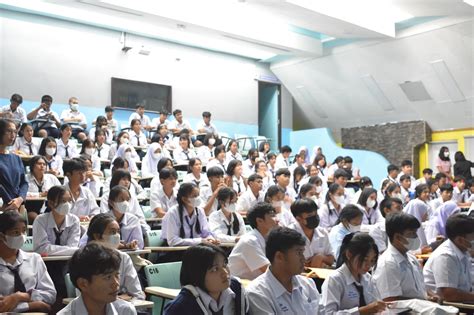 หลักสูตรนิติศาสตร์ ม วลัยลัยลักษณ์ ให้การต้อนรับน้องๆมัธยม โรงเรียนวีร