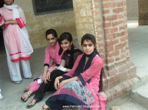All Girls Beuty Wallpapers Pakistani Beautiful College Girls