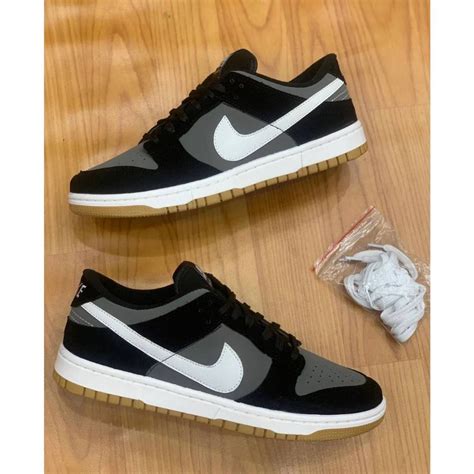 TENIS NIKE DUNK LOW PRETO CINZA E BRANCO UNISSEX ACOMPANHA 2 CADARÇO