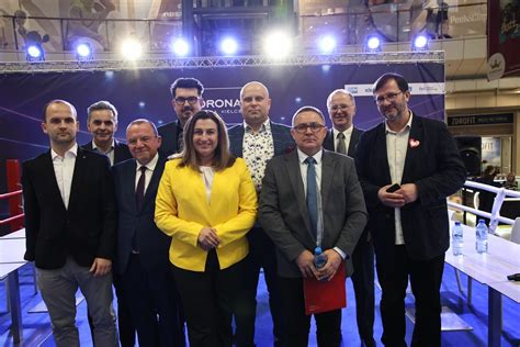 Wybory Wielka debata wyborcza Jak prezentowali się kandydaci do sejmiku z okręgu numer