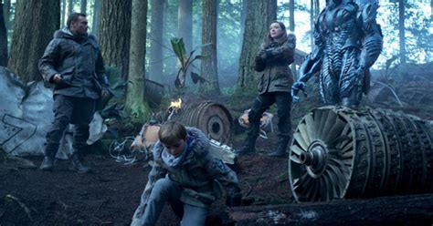 Lost In Space Fans Notice Odd Sex Symbol No Reason They Should Have A Butt That Nice Daily Star