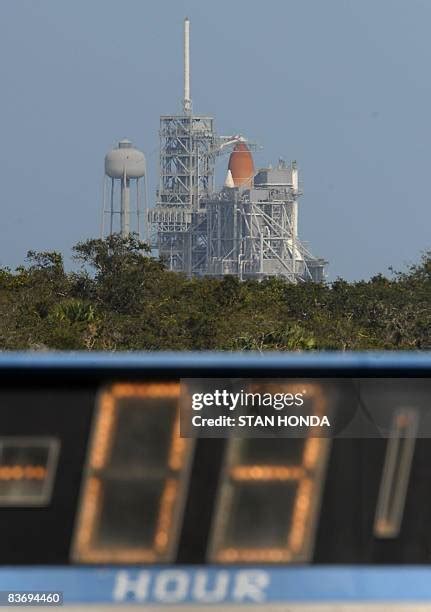 Us Space Shuttle Clock Photos And Premium High Res Pictures Getty Images