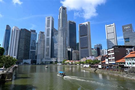 Singapore Jails Drunk Man For Threatening To Cut Sick Wifes Throat