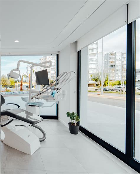 Dental Clinic Antalya Turkey Emax Laminate Veneers Liège Zirconium