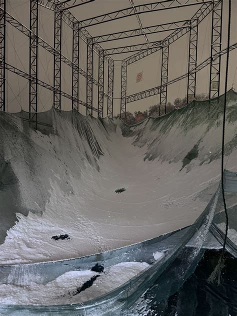 첫 눈에 강한 어퍼컷을 씨게 맞은 것 같다 첫 눈이라는 설렘도 잠시 이틀 동안 내린 첫 눈으로 인해 내 주변의 환경이 많이 바뀌었다 대자연 앞에 초라한 인간이라는 생각이